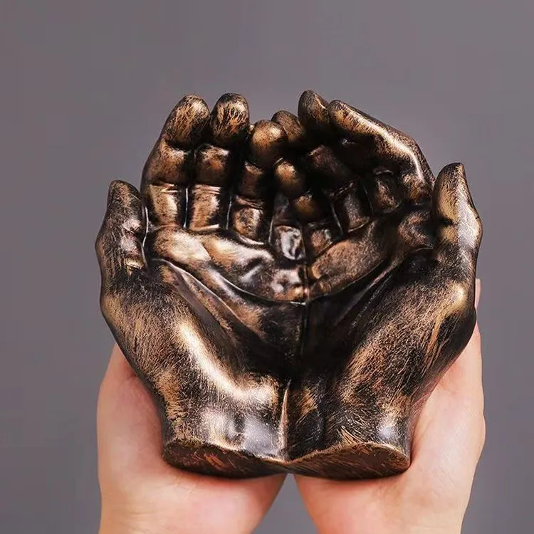 1Pc Vintage Resin Hand Shaped Ashtray - Union Source
