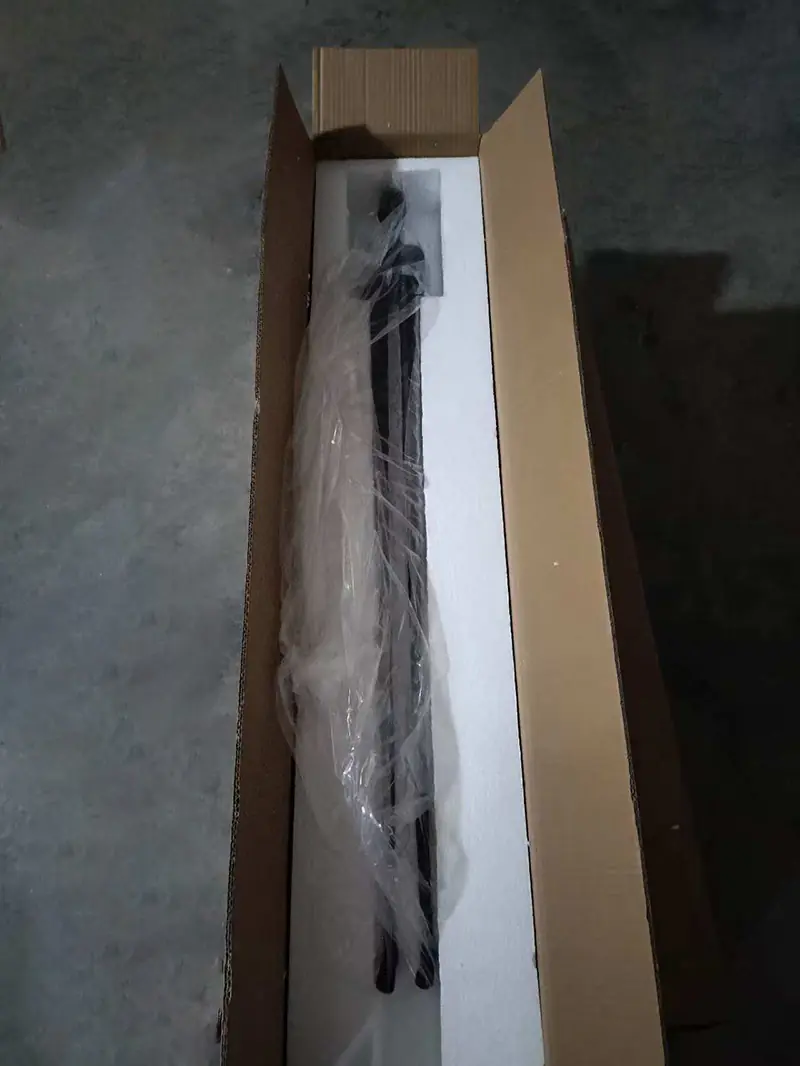 Wholesale Long-legged People Resin Sculpture - Union Source